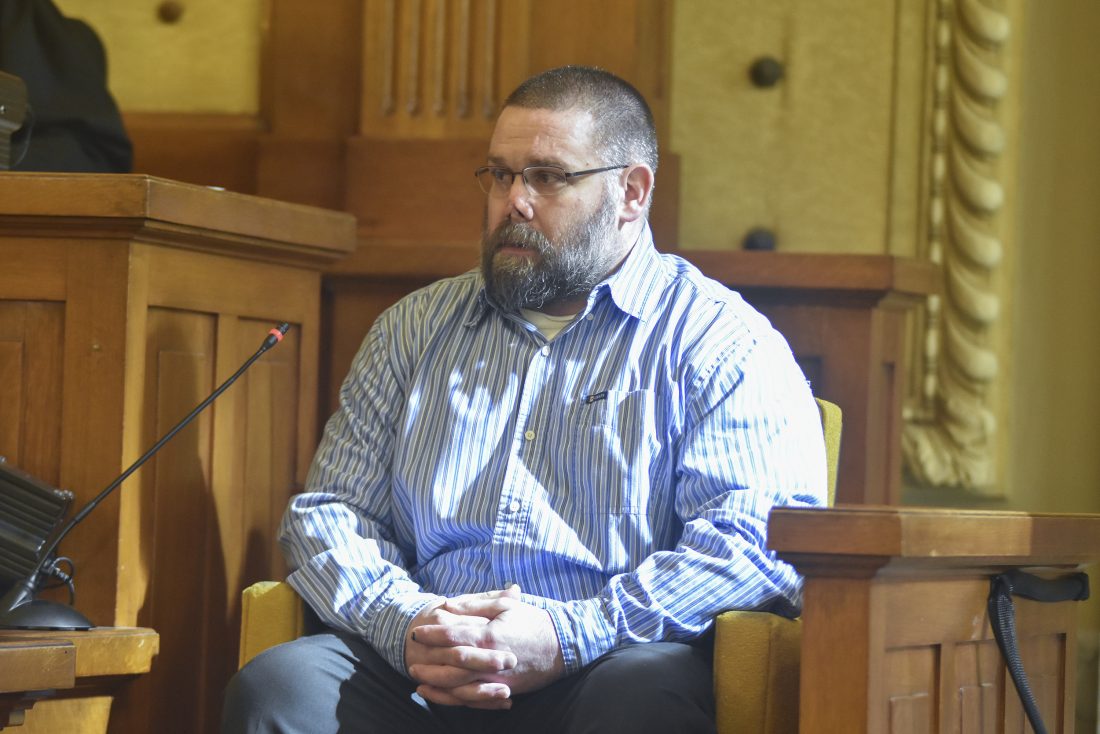 Hurdel takes the stand | News, Sports, Jobs - Messenger News